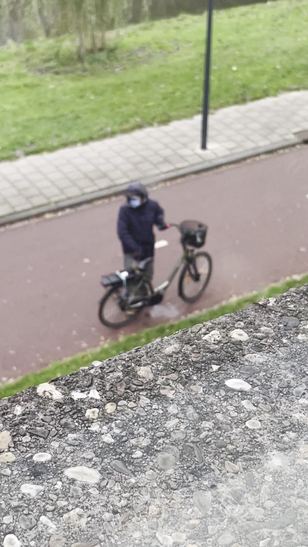 DUMPERT - Fietsmeneer heeft wat te zeiken voor school