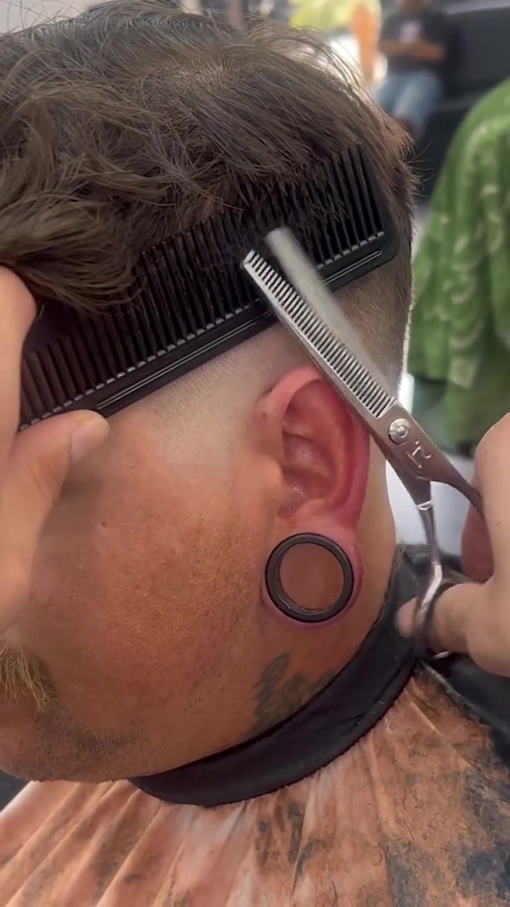 DUMPERT - Oepsie bij de kapper