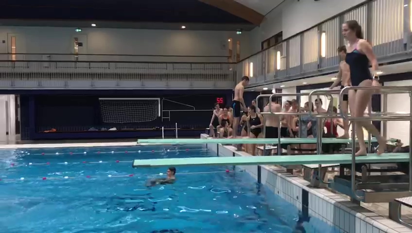 DUMPERT - Springen van de duikplank