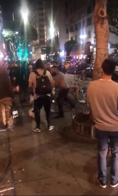 DUMPERT - Man mept twee meiden knockout