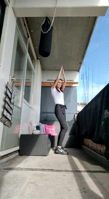 DUMPERT - Ff aan de waslijn hangen