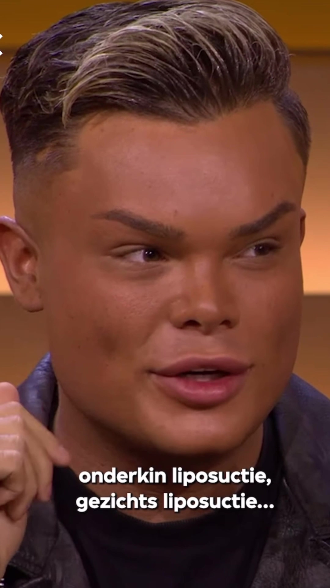 DUMPERT - Plastic knul lijkt op iemand