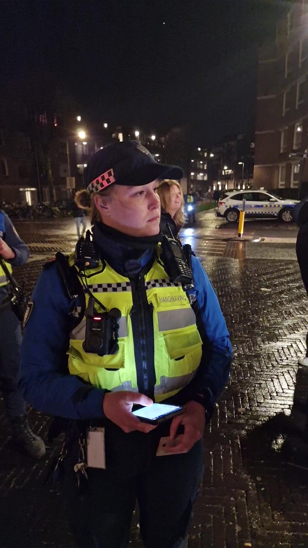 DUMPERT - Boa's in Breda denken politie agenten te zijn