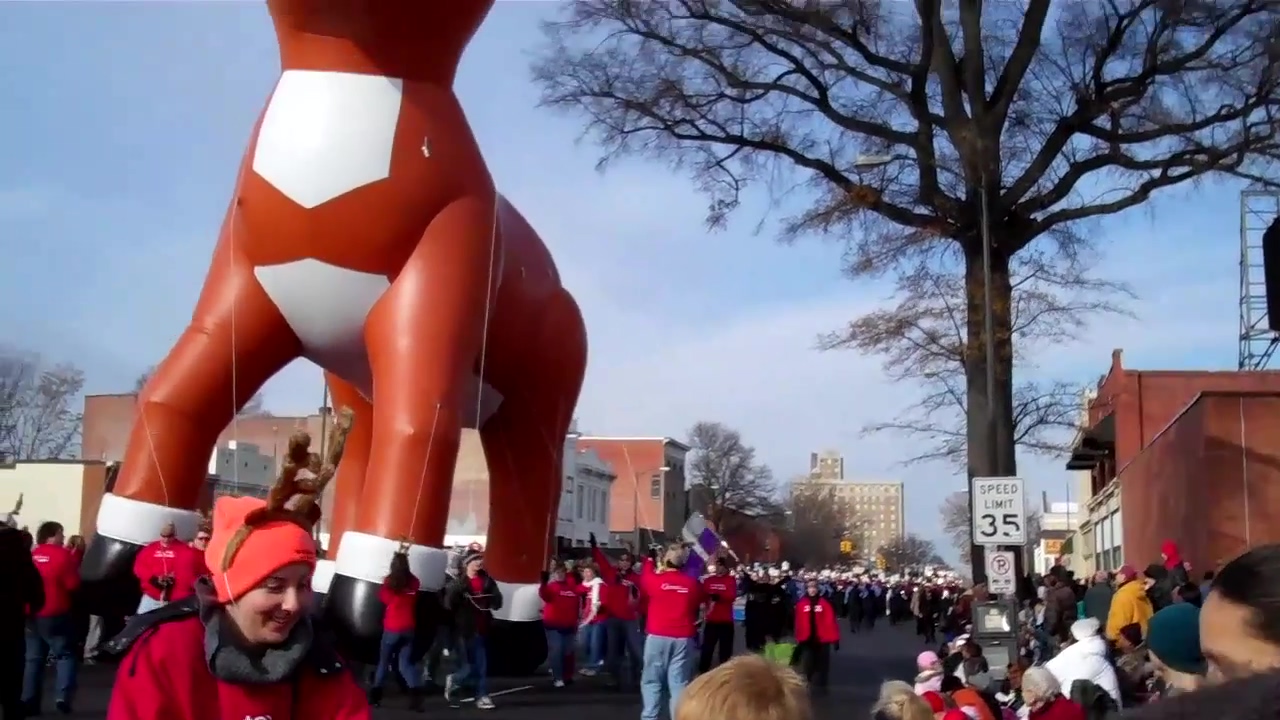 DUMPERT - BOOM headshot voor Rudolf