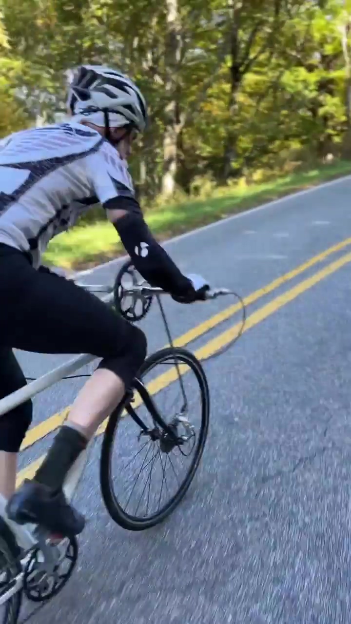 DUMPERT - Ik fiets al jaren zo