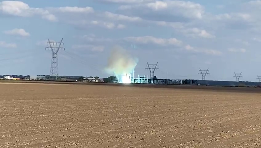 DUMPERT - Hoogspanning doet biem in Flevoland