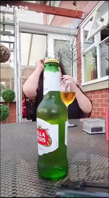 DUMPERT - Vrijdag, tijd voor pils