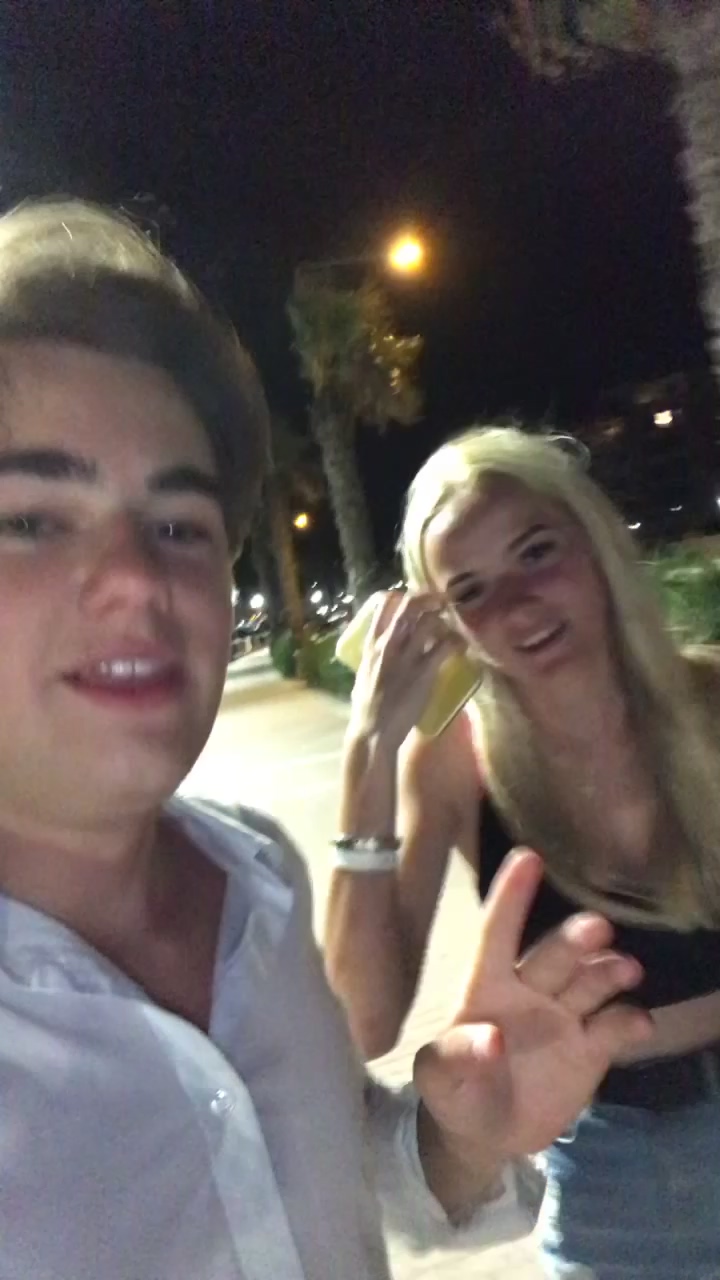 DUMPERT - Nice titty's he