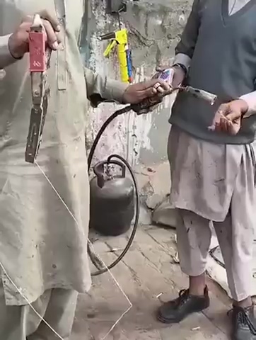 DUMPERT - Klussen met Ranjid