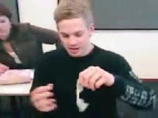 DUMPERT - Condoom op je hoofd