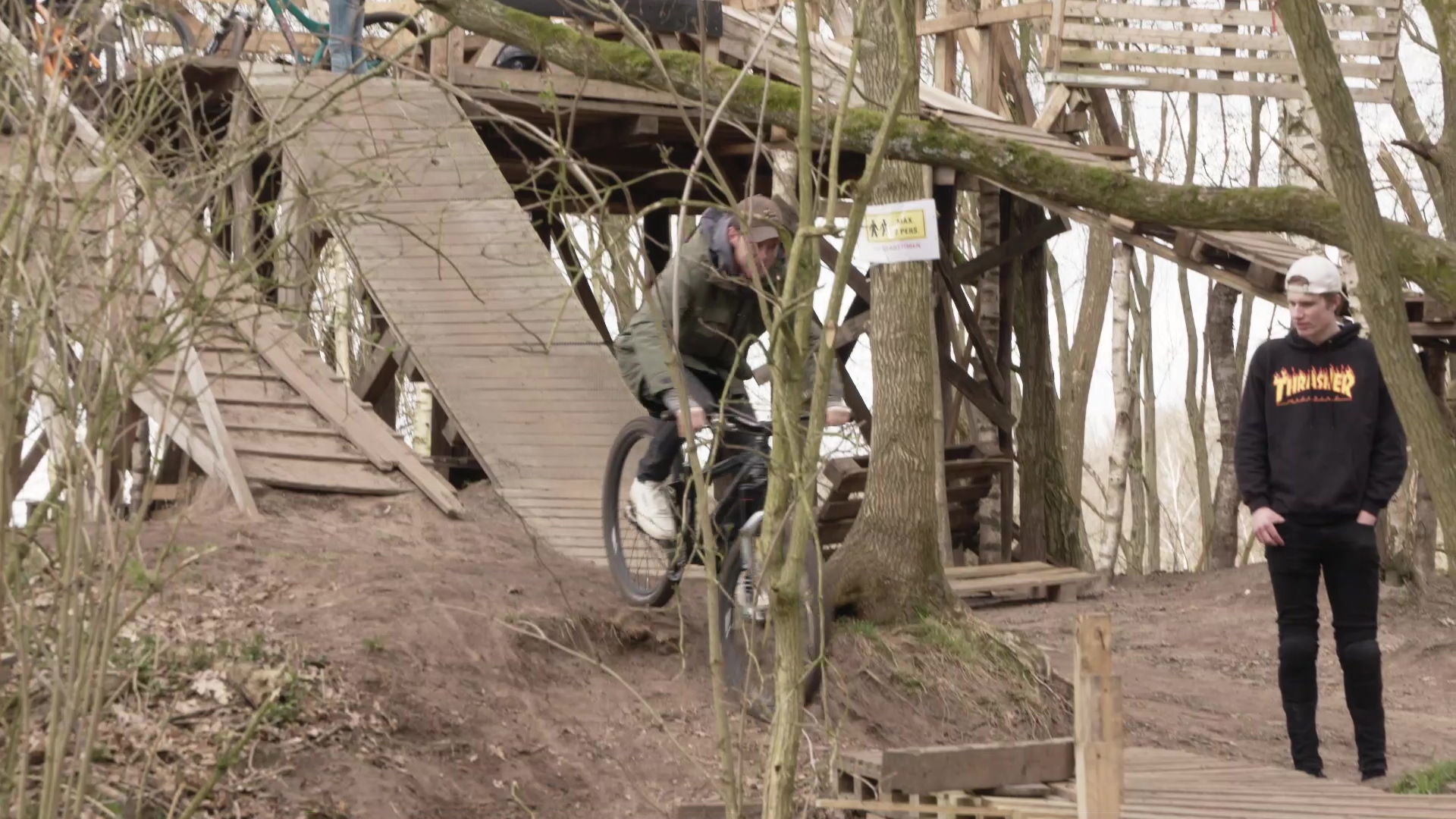 DUMPERT - Dubbele backflip gaat verkeerd!!