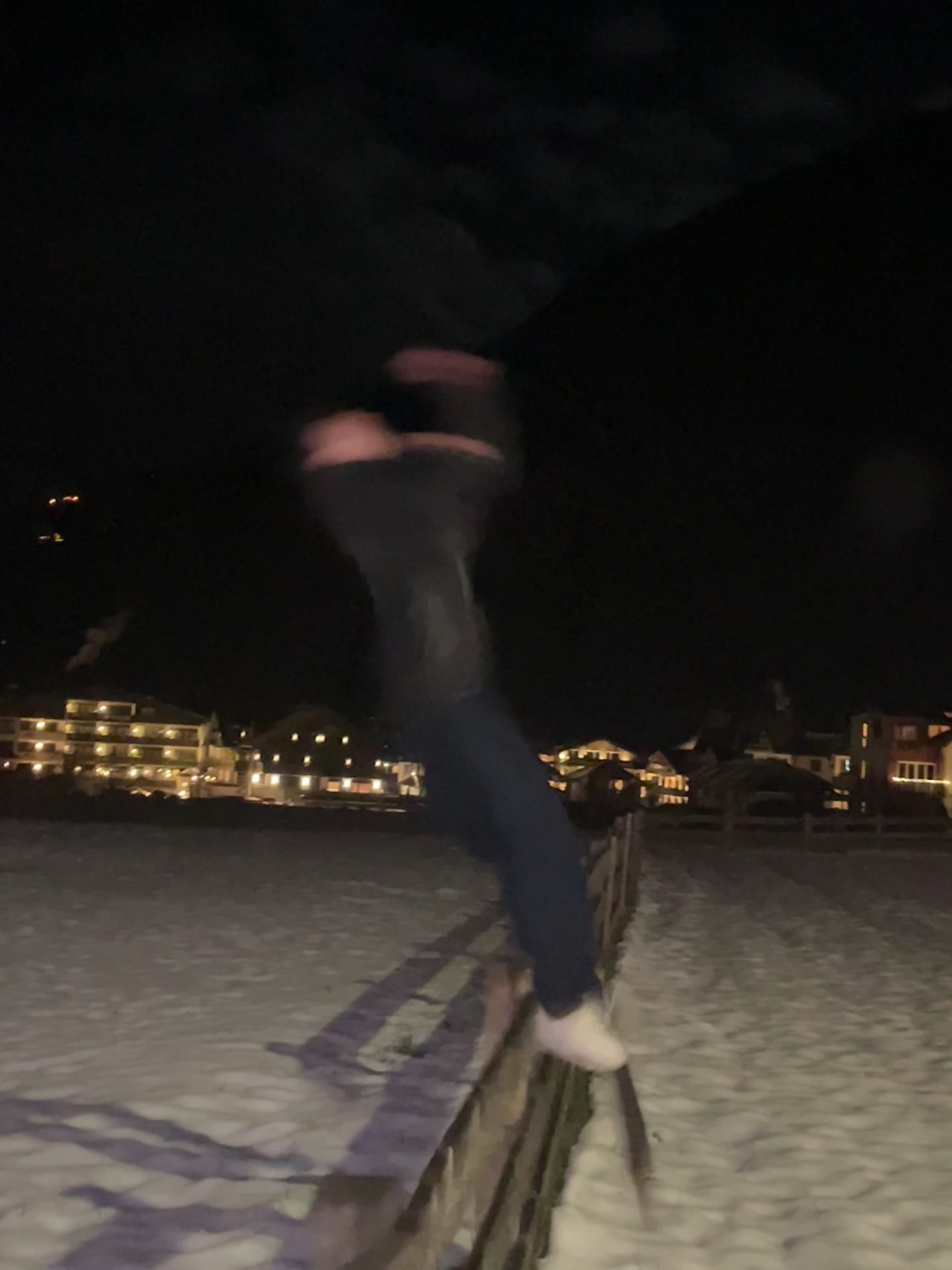 DUMPERT - Backflip na après-ski