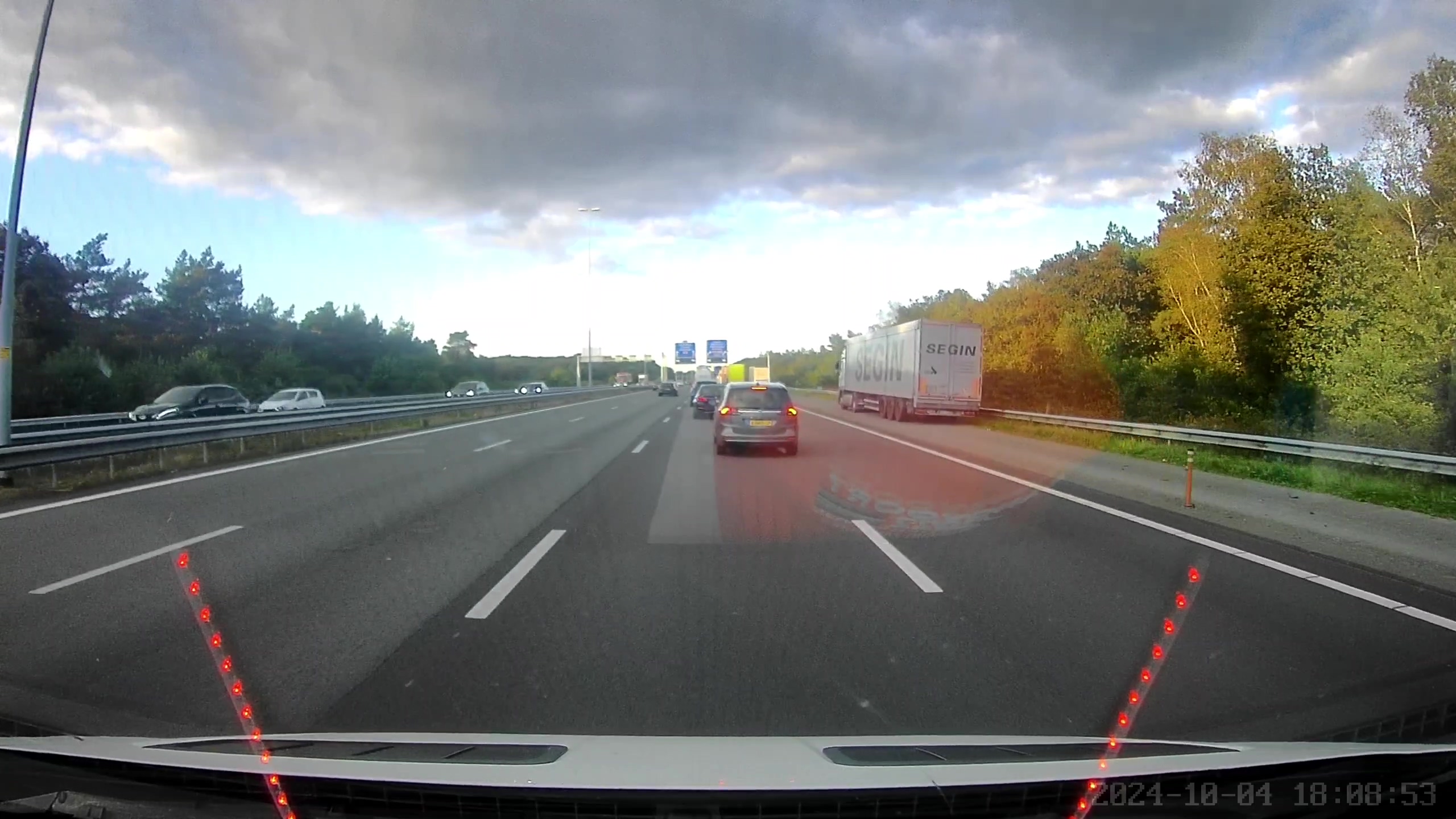 DUMPERT - Opletten in de file