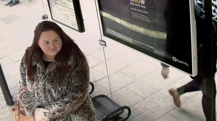 DUMPERT - WTF bushokje met extra's