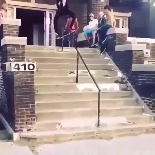 DUMPERT - Trucje van het trappetje