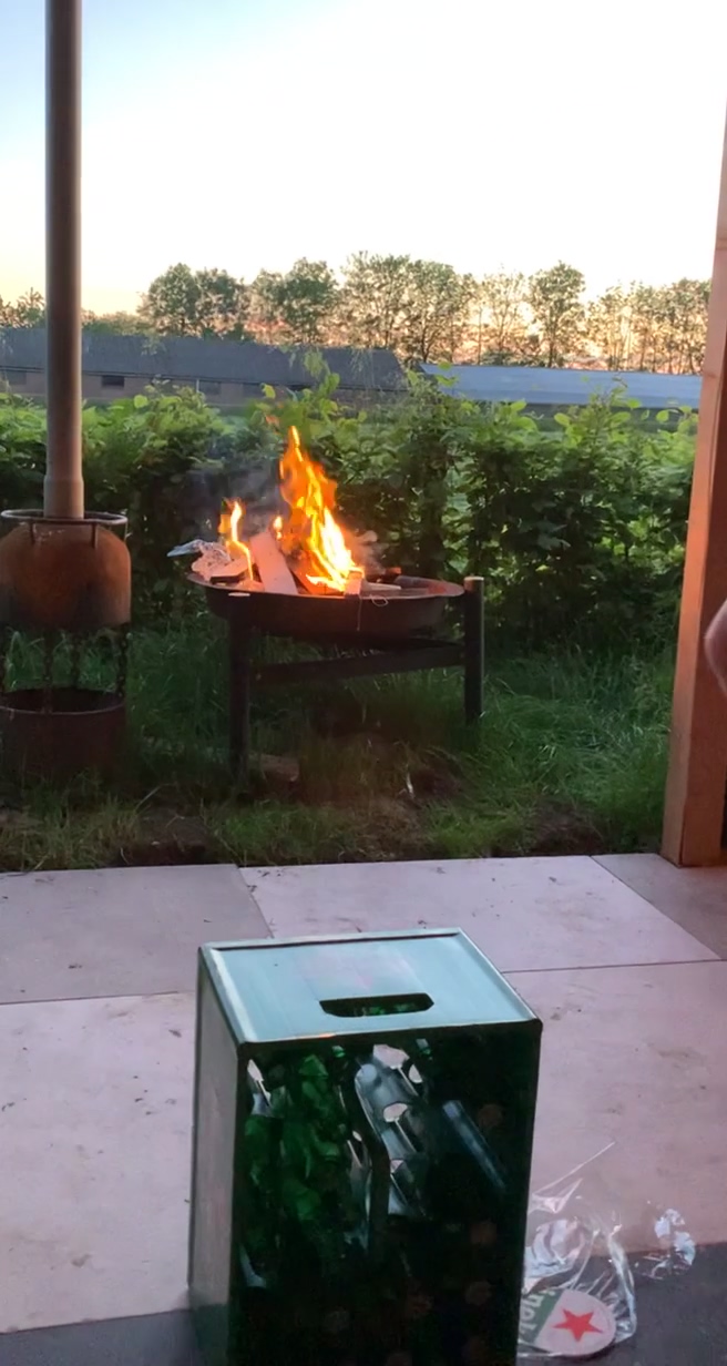 DUMPERT - Scheetje in de kachel