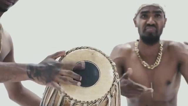 DUMPERT - Rapper met oldskool instrument