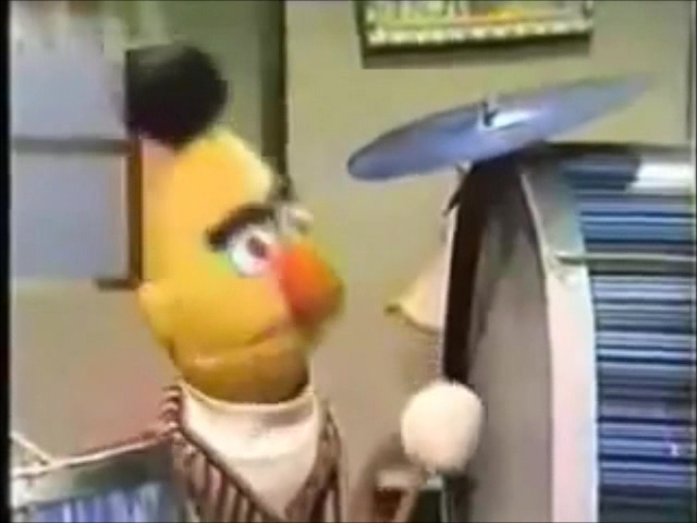 dumpert.nl - Classic: Bert en Ernie gaan los