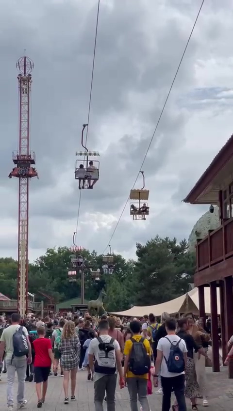 DUMPERT - Alle attracties stil in Slagharen