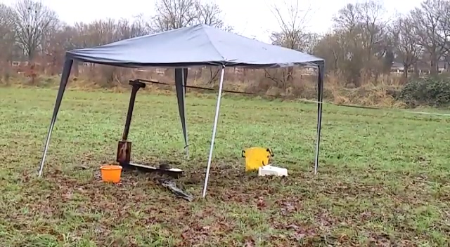 DUMPERT - klaphamer vs tent