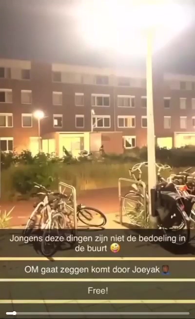 DUMPERT - Ff een vuurwerkje afsteken