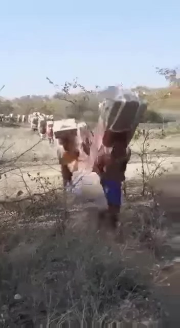 DUMPERT - Ff peukies smokkelen