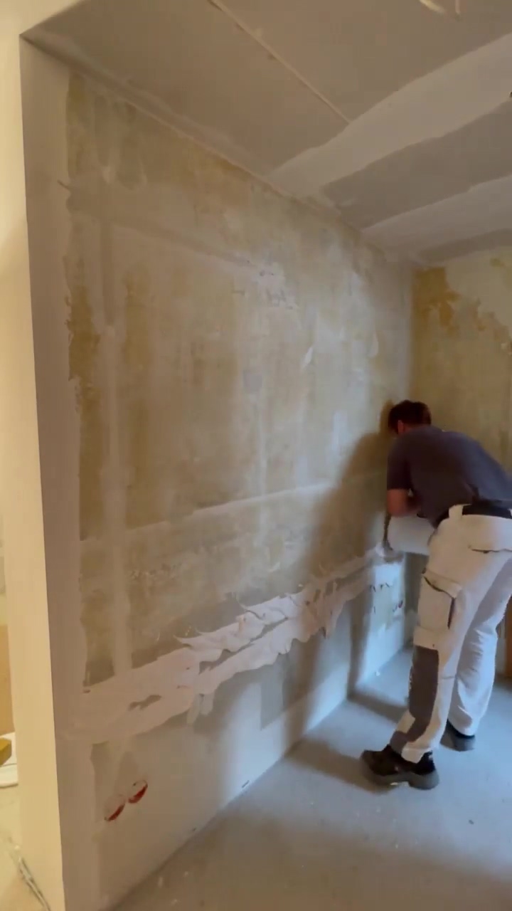 DUMPERT - Muurtje stuccen