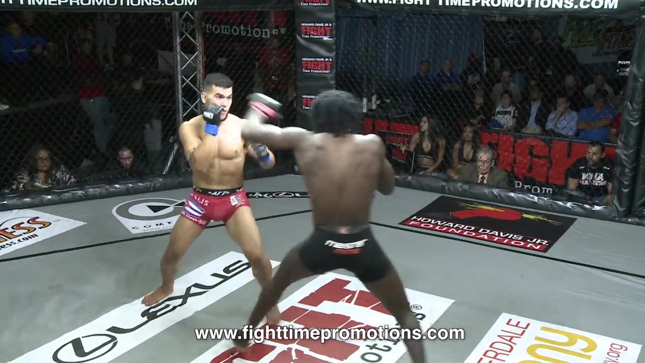 DUMPERT - Pittige KO in kooi