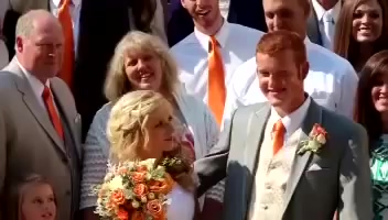 DUMPERT - Ginger zuigt ziel uit bruid