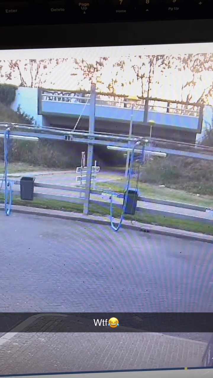 DUMPERT - Scherp en alert op de scootah