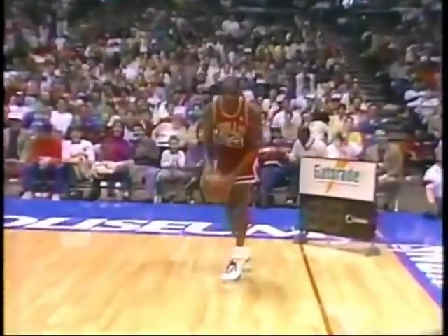 DUMPERT - Jordan's Vrije Worp Dunk