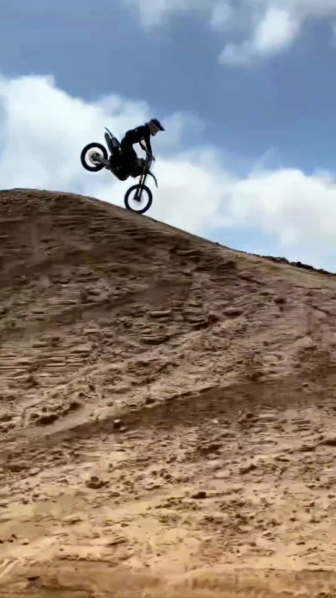 DUMPERT - Stoppie in perfectie