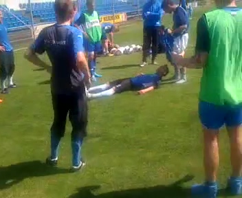 DUMPERT - Voetbal trick