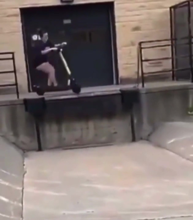 DUMPERT - Epic trucje met de step