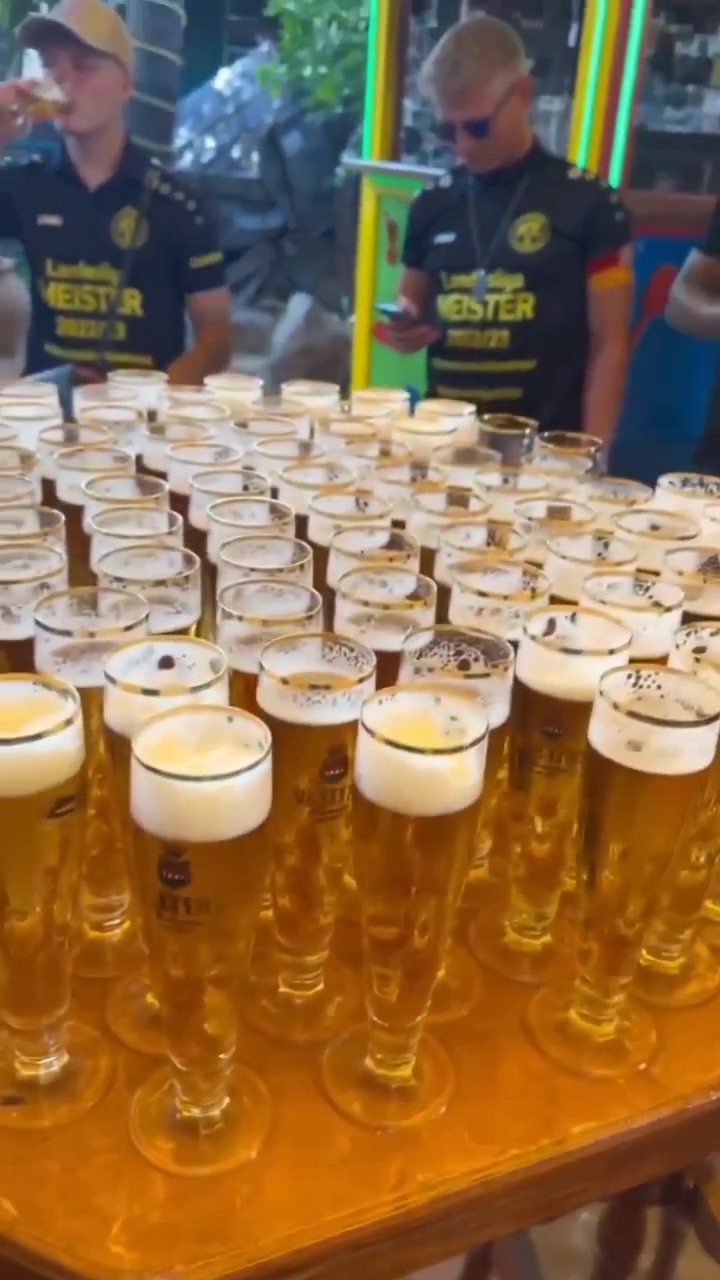 DUMPERT - Het is weekend, tijd voor bier!