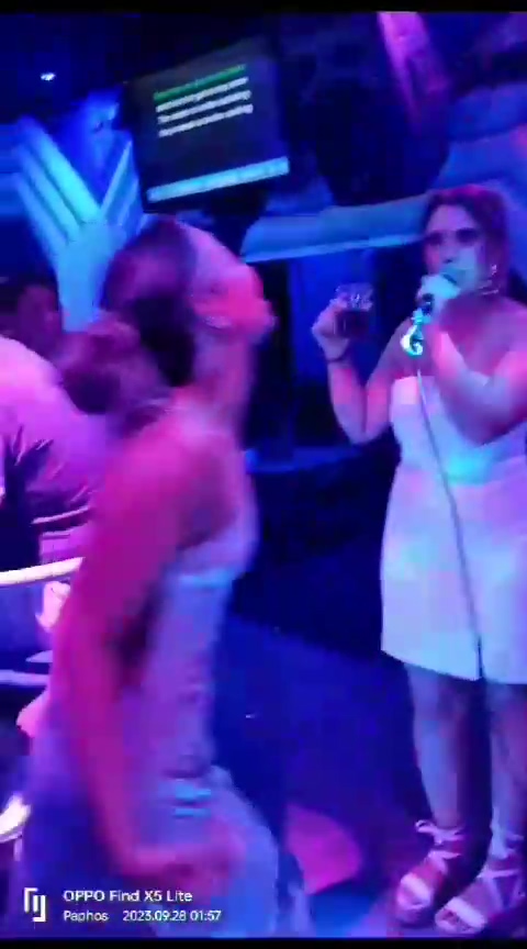 DUMPERT - Samen karaoke zingen