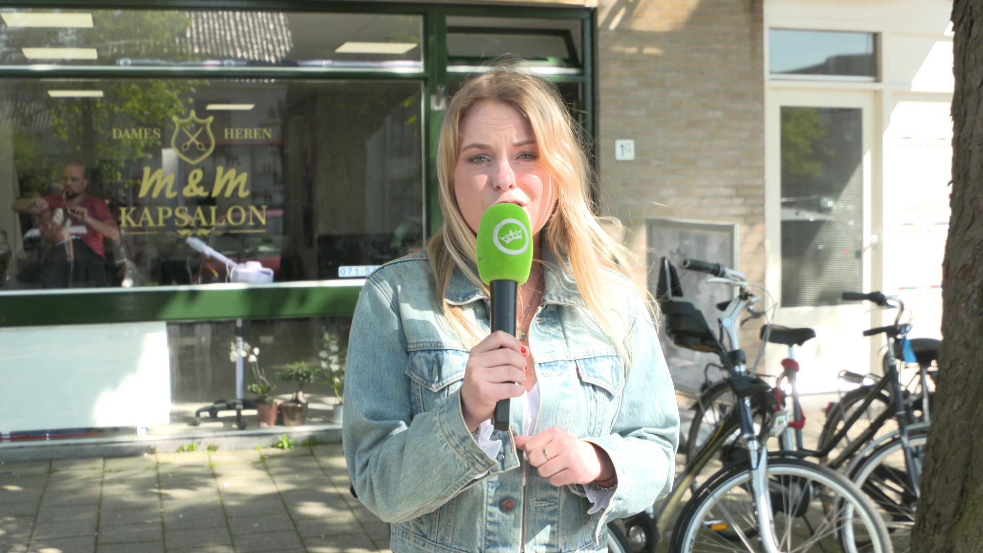 DUMPERT - Sylvana bij de kapper