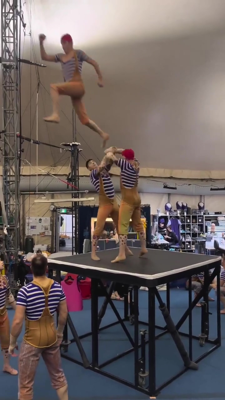 DUMPERT - Doe ff een zetje