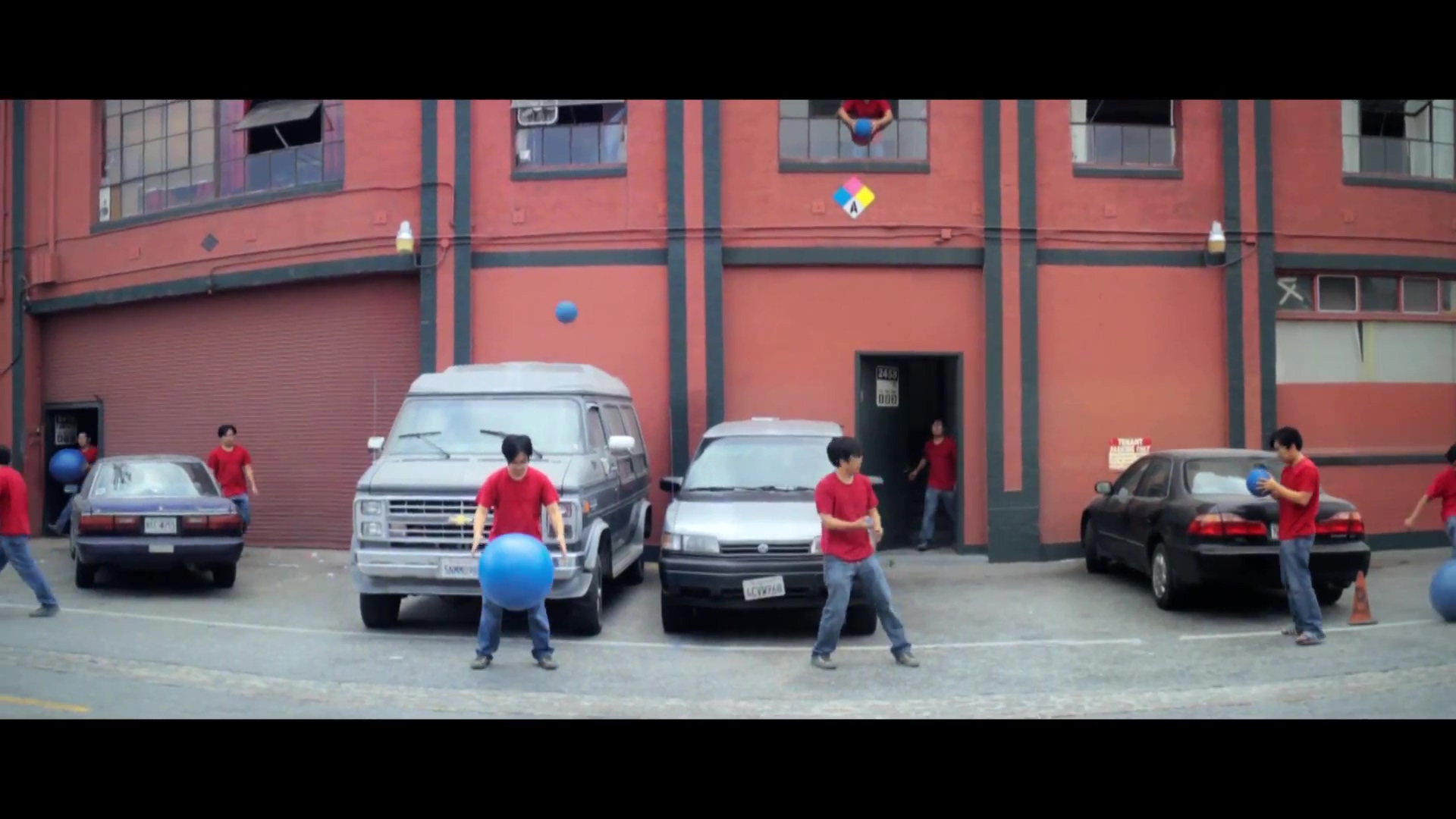 DUMPERT - The Big Blue Ball Machine