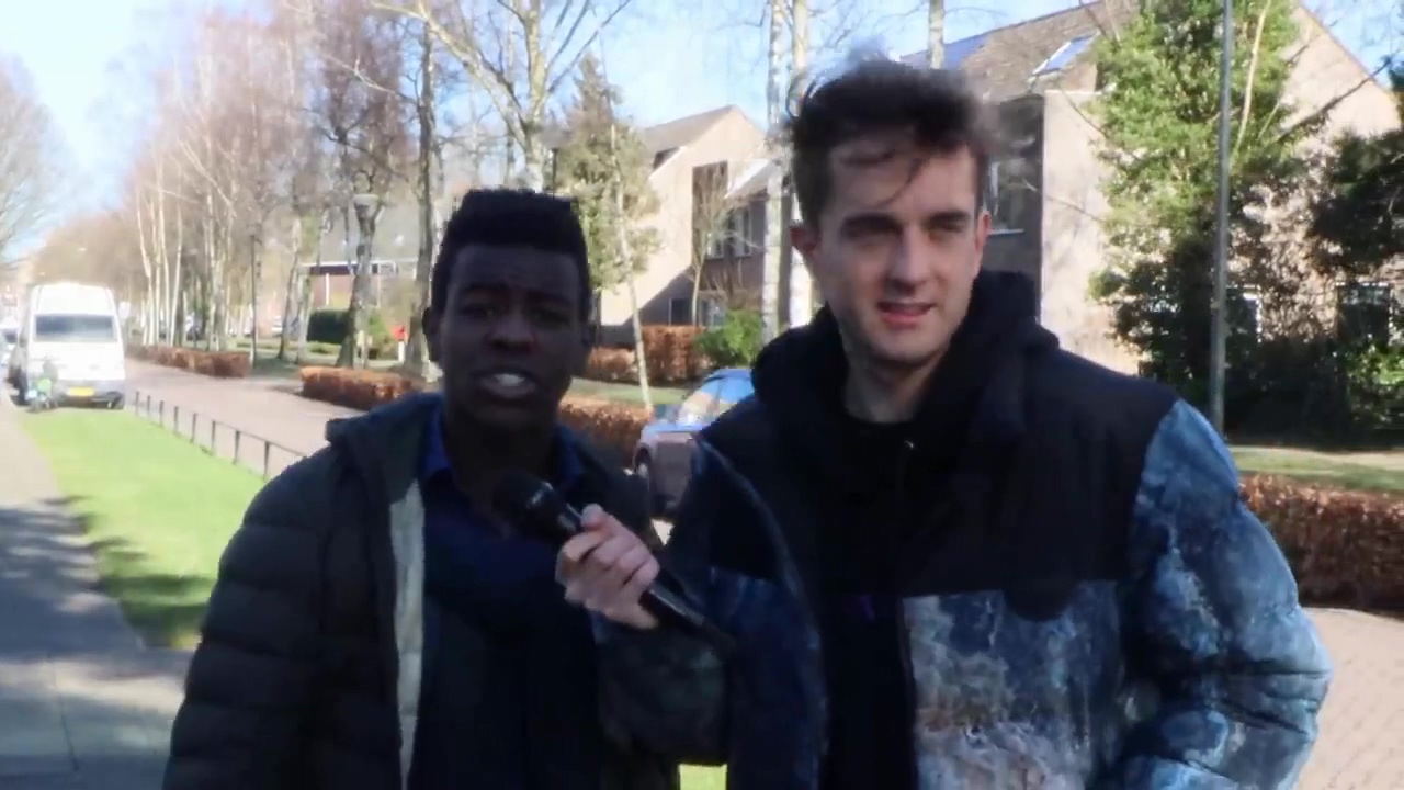 DUMPERT - Enige zwarte kakker uit Apeldoorn