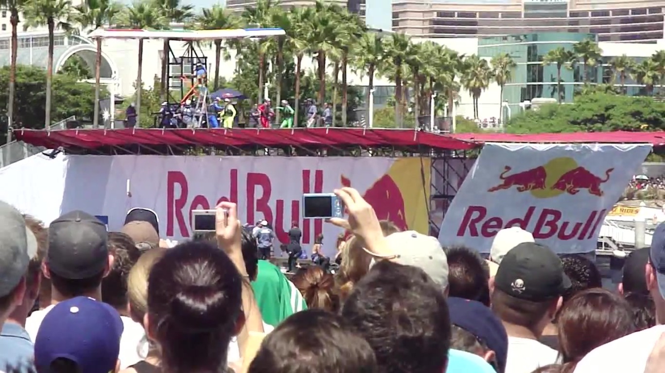 DUMPERT - Red Bull Flugtag fail