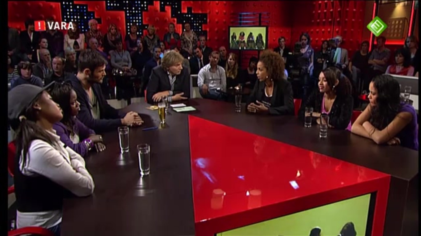 DUMPERT - Gangsta Chickies slopen Mildred Roethof