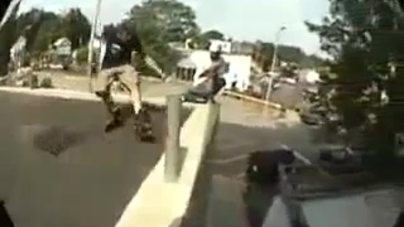 DUMPERT - Rollerblade fail