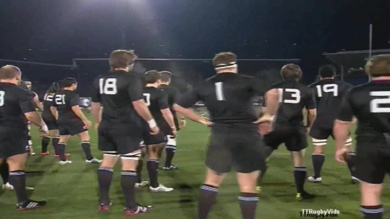 dumpert.nl - All Blacks Haka vs Fiji Cibi 2011