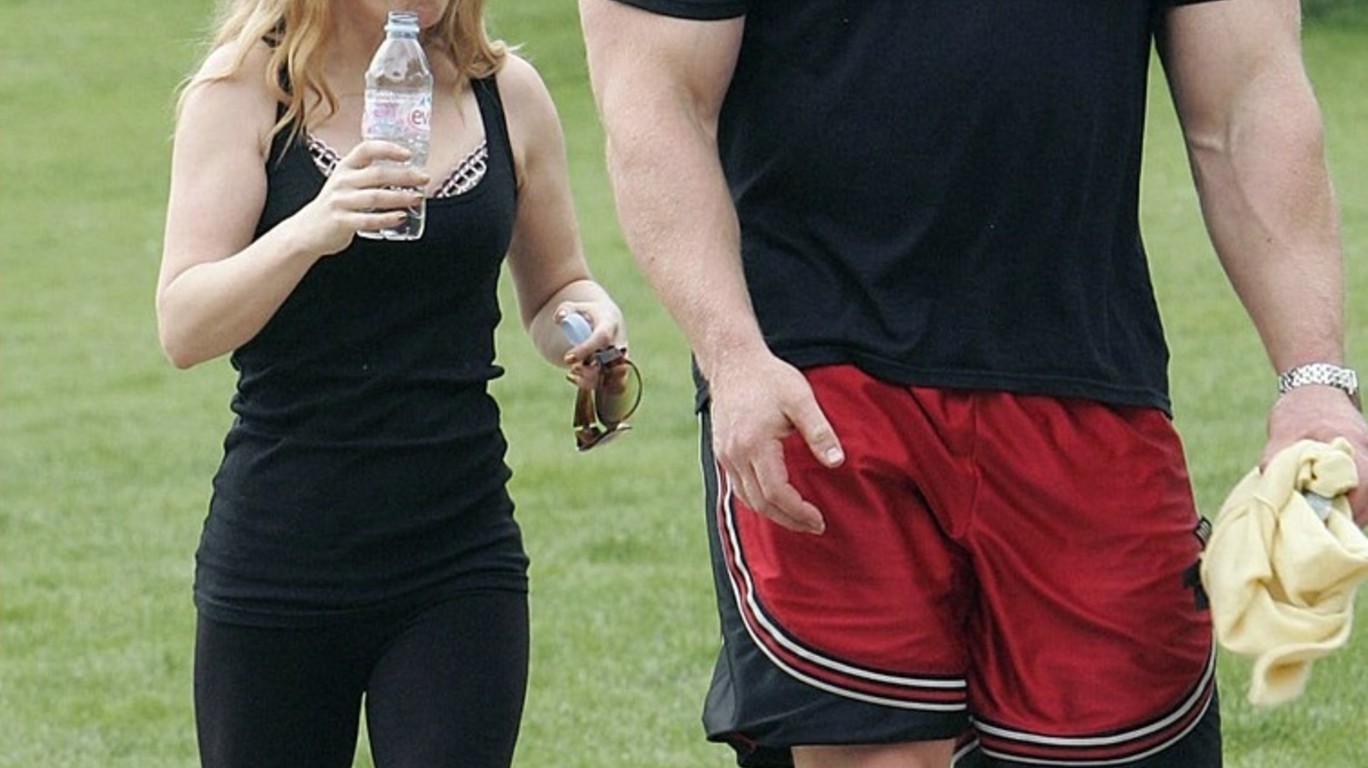 DUMPERT - Ginger Spice heeft hele grote