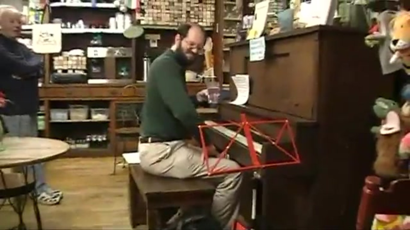 dumpert.nl - Tom Brier op de piano