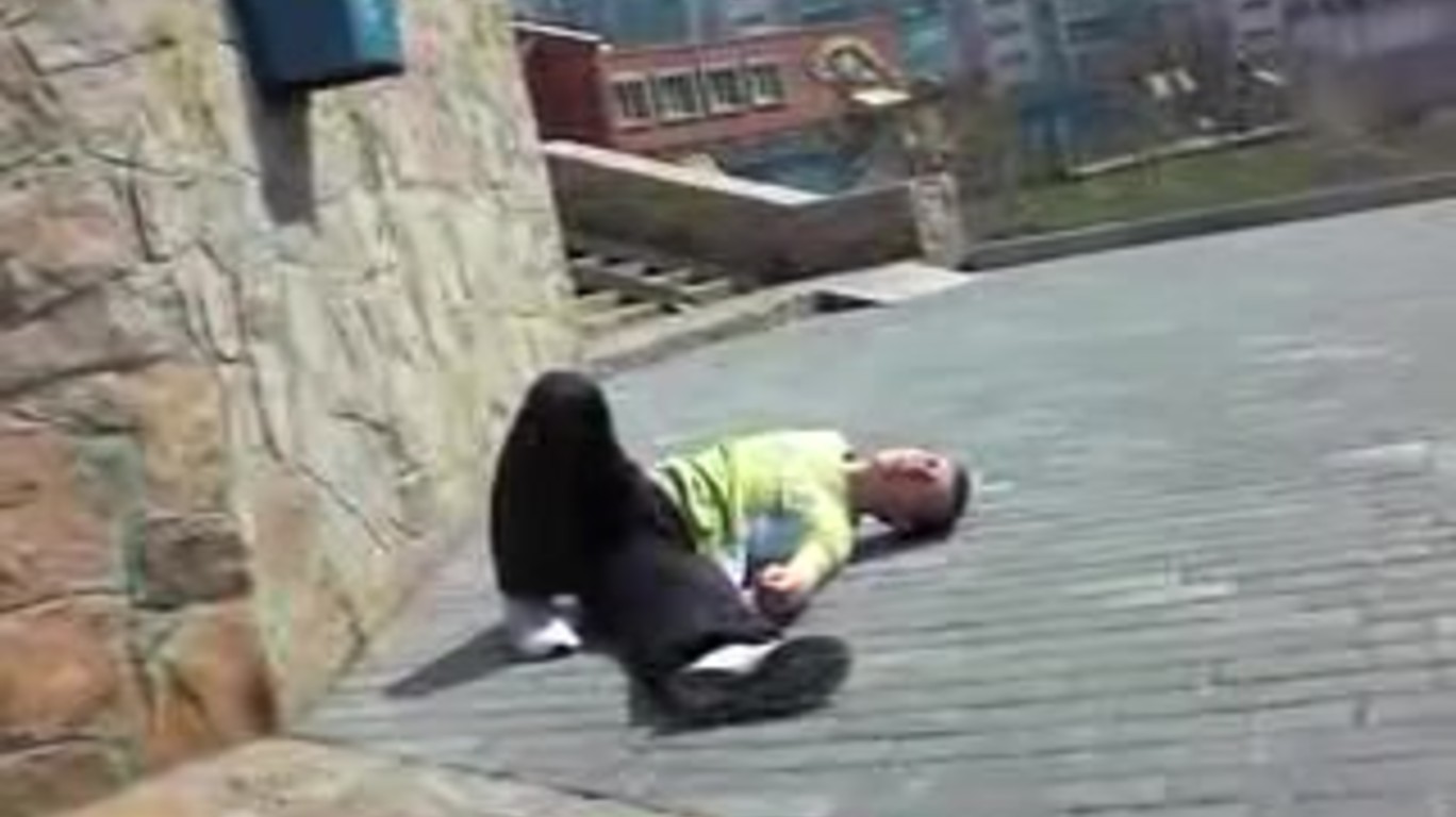 dumpert.nl - Parkour Fail