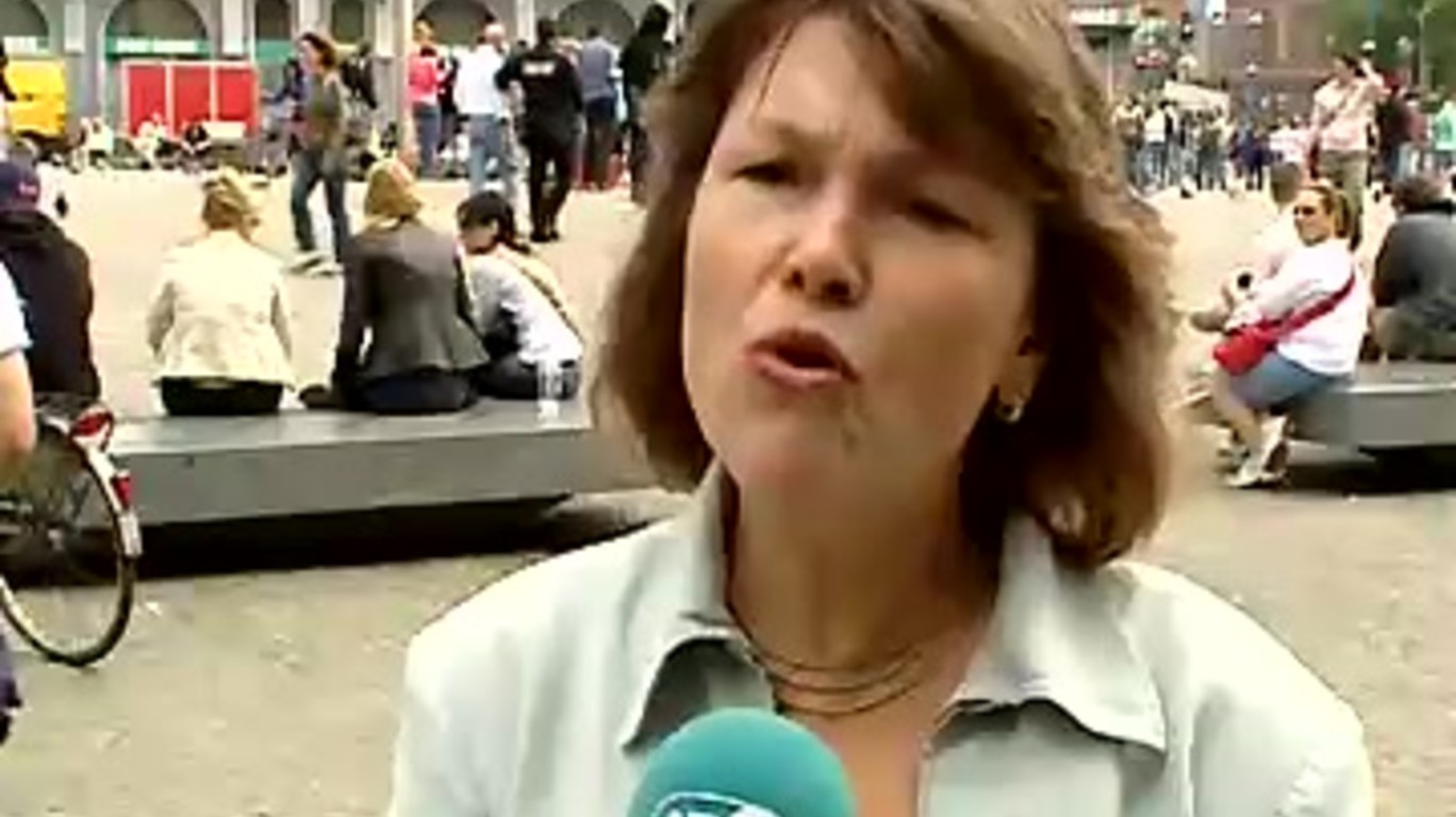 DUMPERT - CLASSIC: Els Iping wordt gemooned