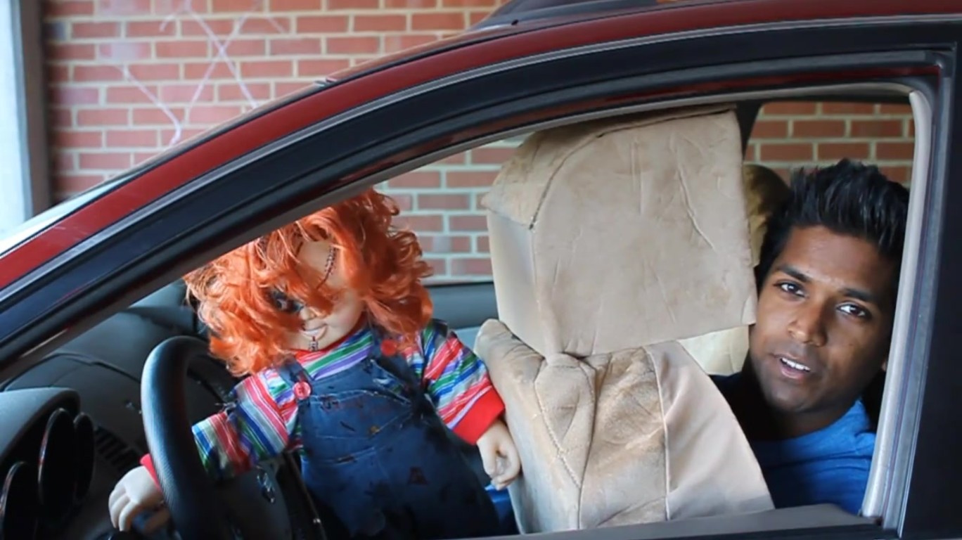 DUMPERT - Drive-thru prank met enge pop