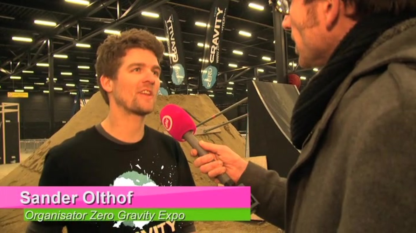 DUMPERT - Tom Staal kapotstuk tijdens Zero Gravity Expo